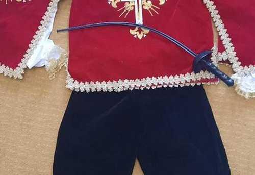 Новогодний костюм для мальчика мушкетер