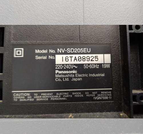 Видеомагнитофон Panasonic NV-SD 205 EU