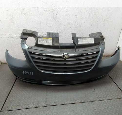 Решетка радиатора Chrysler Town-Country, 2005