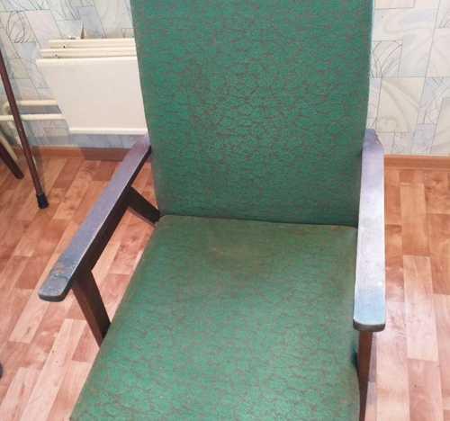 Кресло и 5 стульев, диван