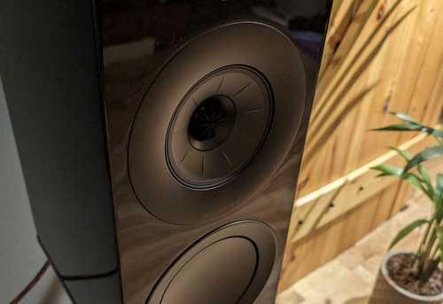 Акустика KEF R3