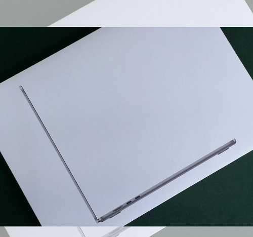 MacBook Air 15 16/512Gb