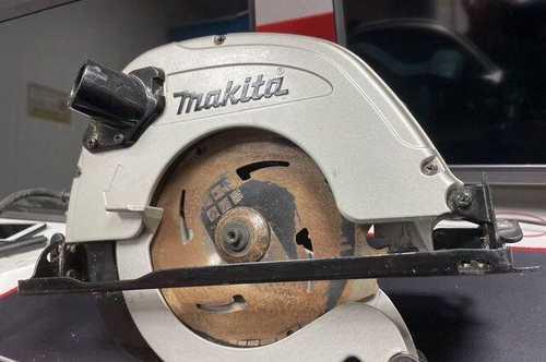 Дисковая пила Makita 5704r