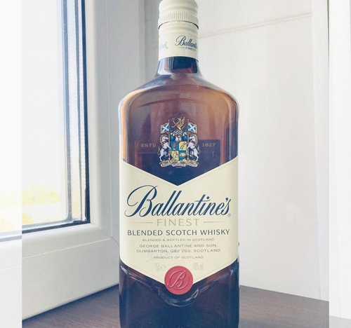 Бутылка из под виски Ballantine's