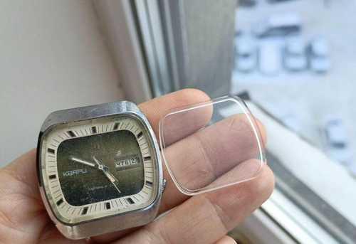 Часы СССР стекло полёт кварц новые редкие