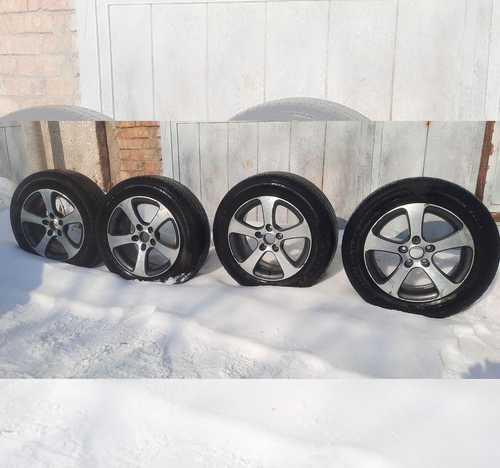 Литые диски R15 5x100 с летней резиной Виати