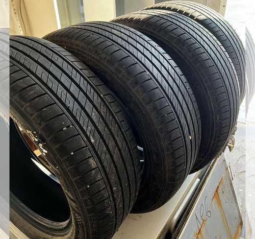 Kumho Ecsta HS52 225/55 R18