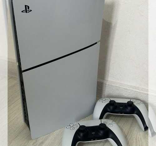 Sony PlayStation 5 Slim, 1000 ГБ, 2 геймпада