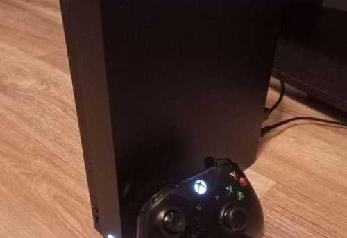 Xbox One x + 2 игры на дисках