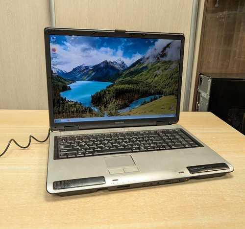 17" Toshiba Satellite P105 Core Duo Ram 2GB