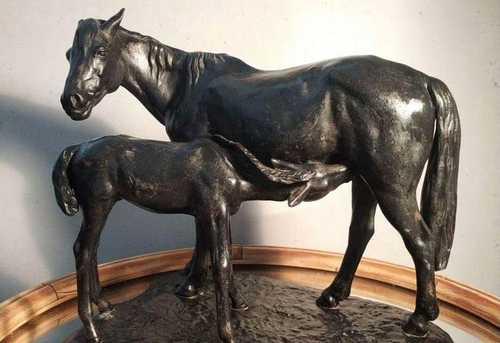 Лошадь и жеребёнок Касли 1962