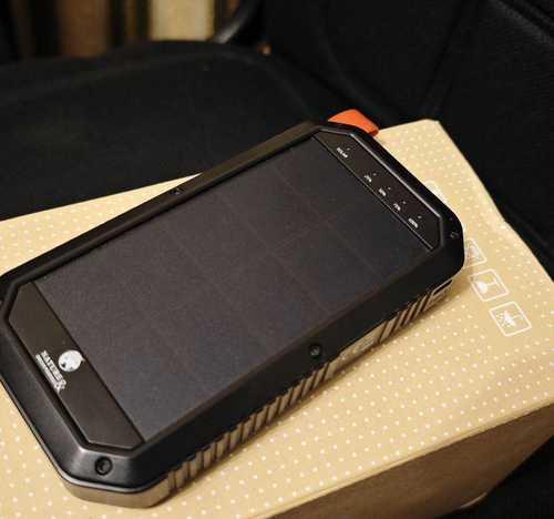 Пауэрбанк с солнечной батареей 10000 mAh