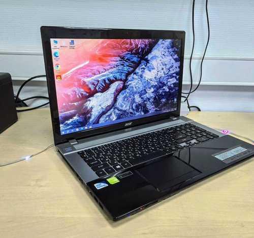 Большой Acer (17.3"/Core i7/12 GB/GF 710M/SSD 360)