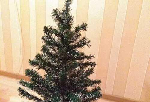 Искусственные ёлки 60 и 90 см, игрушки в подарок