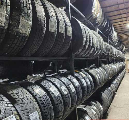 Bridgestone Ice Cruiser 7000 215/65 R16 93L