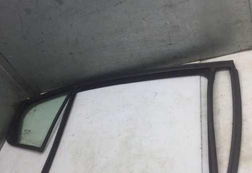 Уплотнитель стекла двери Chevrolet Cruze седан