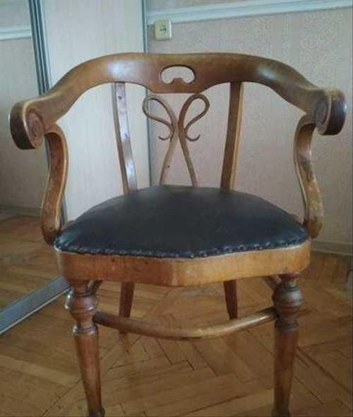 Кресло антикварное деревянное