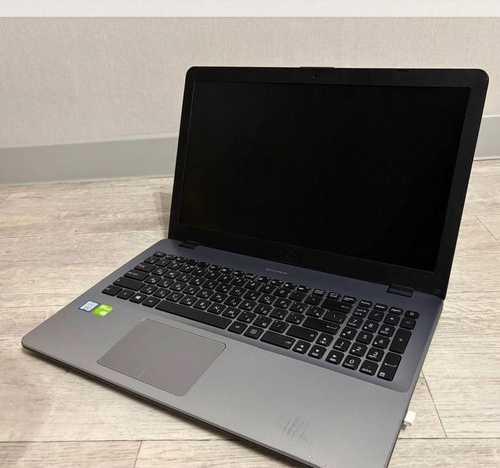 Ноутбук Asus vivobook R542U