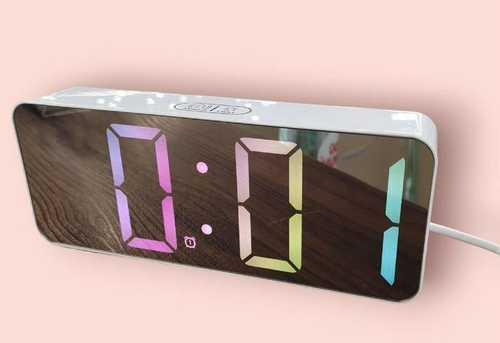 Электронные настольные часы с будильником