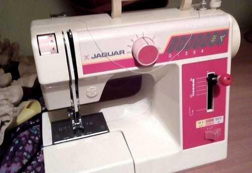 Швейная машинка " Ягуар"