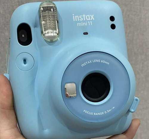 Фотоаппарат быстрой печати instax mini 11