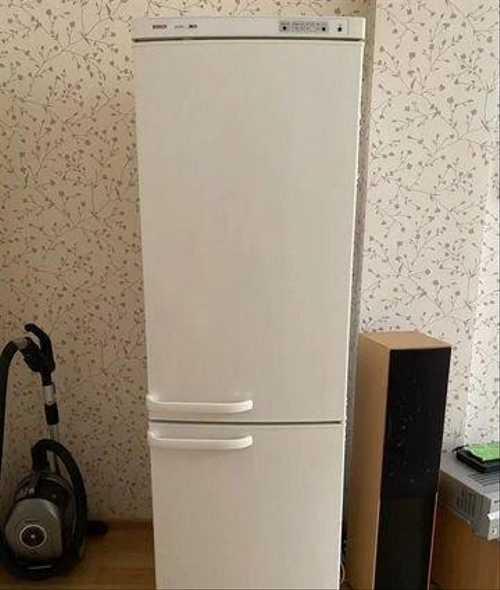 Холодильник Bosch KGV36610