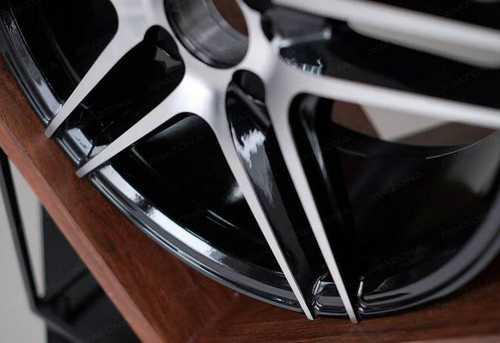 Литой диск в стиле vossen R20 5x114.3