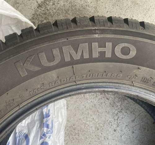 Kumho WinterCraft SUV Ice WS51 215/65 R17