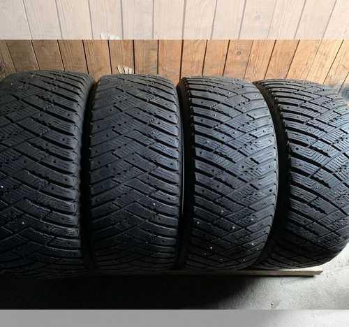 Goodyear Ultragrip Ice Arctic 245/45 R19 102T