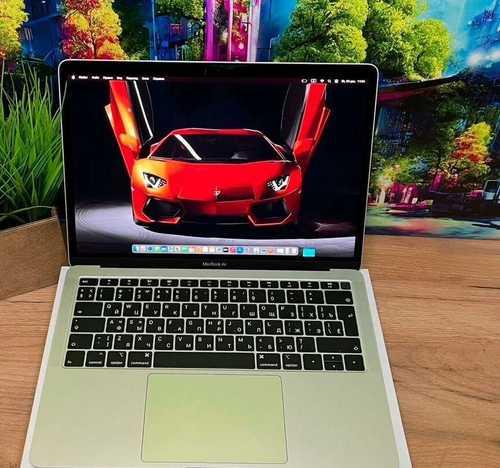 Macbook air 13 2018 retina i5 Зачетный