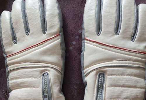 Перчатки для зимнего спорта