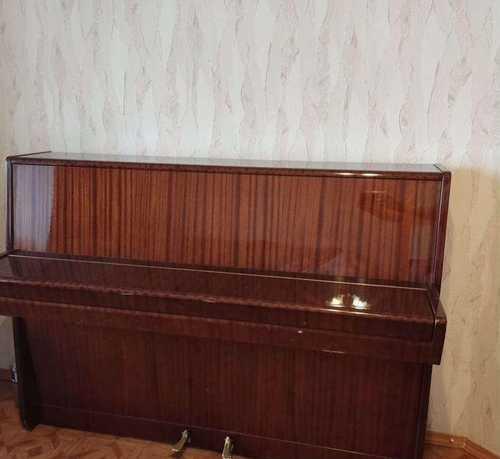 Чешское пианино Petrof
