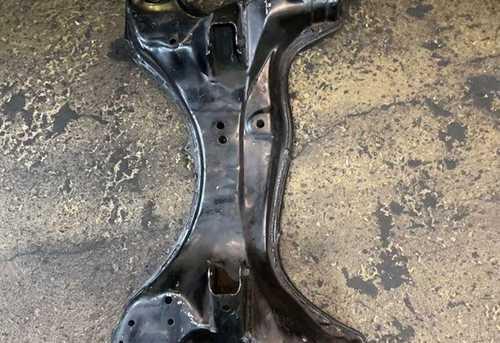 Подрамник передний Toyota Rav4 A20 2000-2006