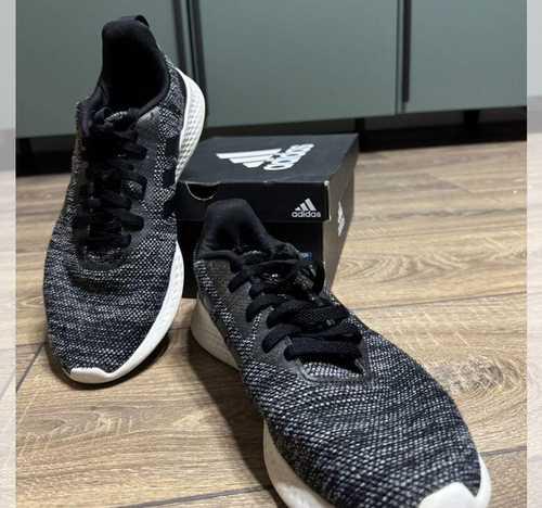 Кроссовки adidas 44