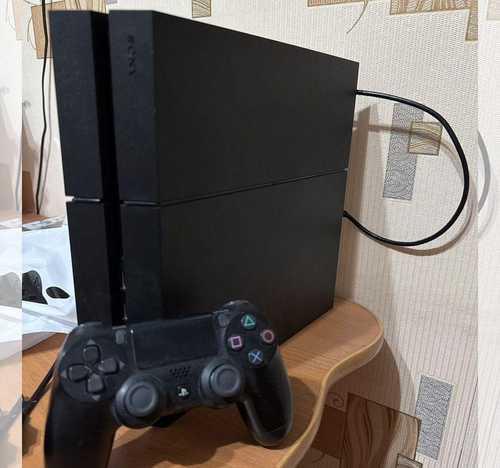 Продам Sony playstation 4