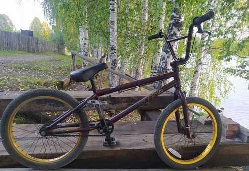 Трюковой велосипед BMX Mongoose L80