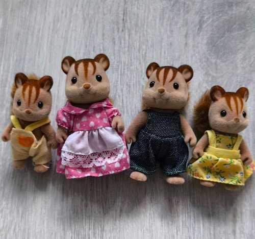 Семья белок sylvanian families