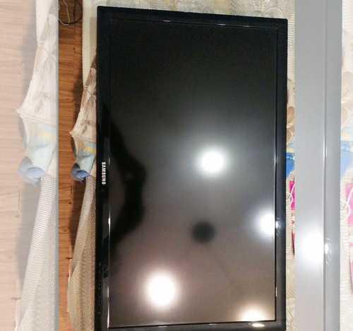 Телевизор samsung SMART tv UE32D4003BW