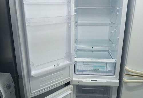 Встраиваемый холодильник бу Ariston в отл.сост