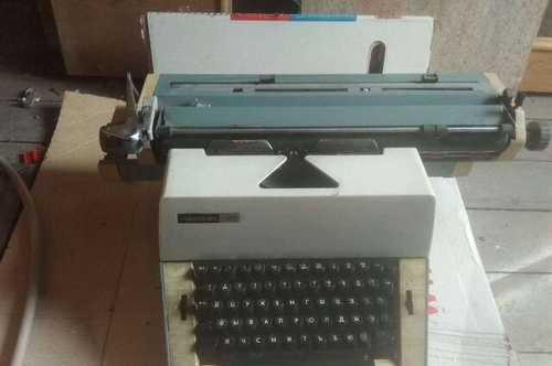 Пишущая машинка robotron-20