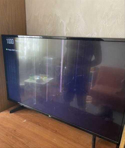 Телевизор LG разбитый на зап части