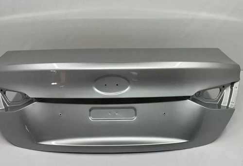 Крышка багажника серебро на Hyundai Solaris 2 2017