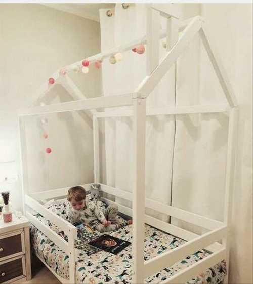 Кроватка домик детская из массива высокий борт