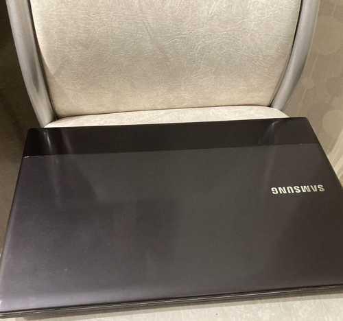 Ноутбук samsung np300e5c