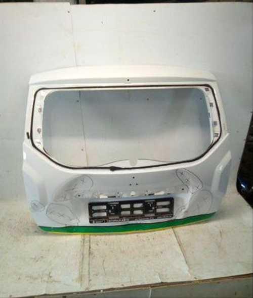 Крышка багажника Renault Duster 2010