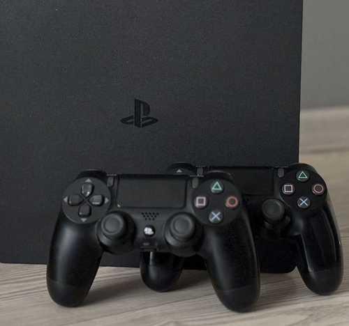 Sony PlayStation 4, 1000 гб, 2 геймпада