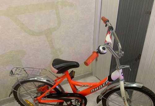 Велосипед детский четырехколесный(страховочные)