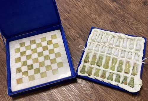 Шахматы ручной работы из опала