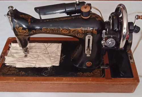 Ручная швейная машинка Подольск 1935