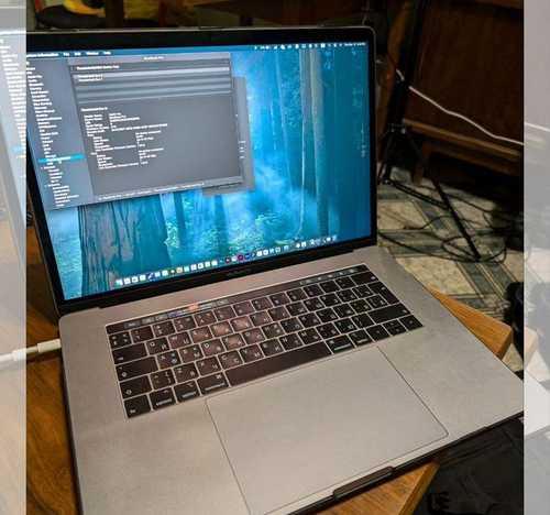 Macbook Pro 15 2019 i7 16 256